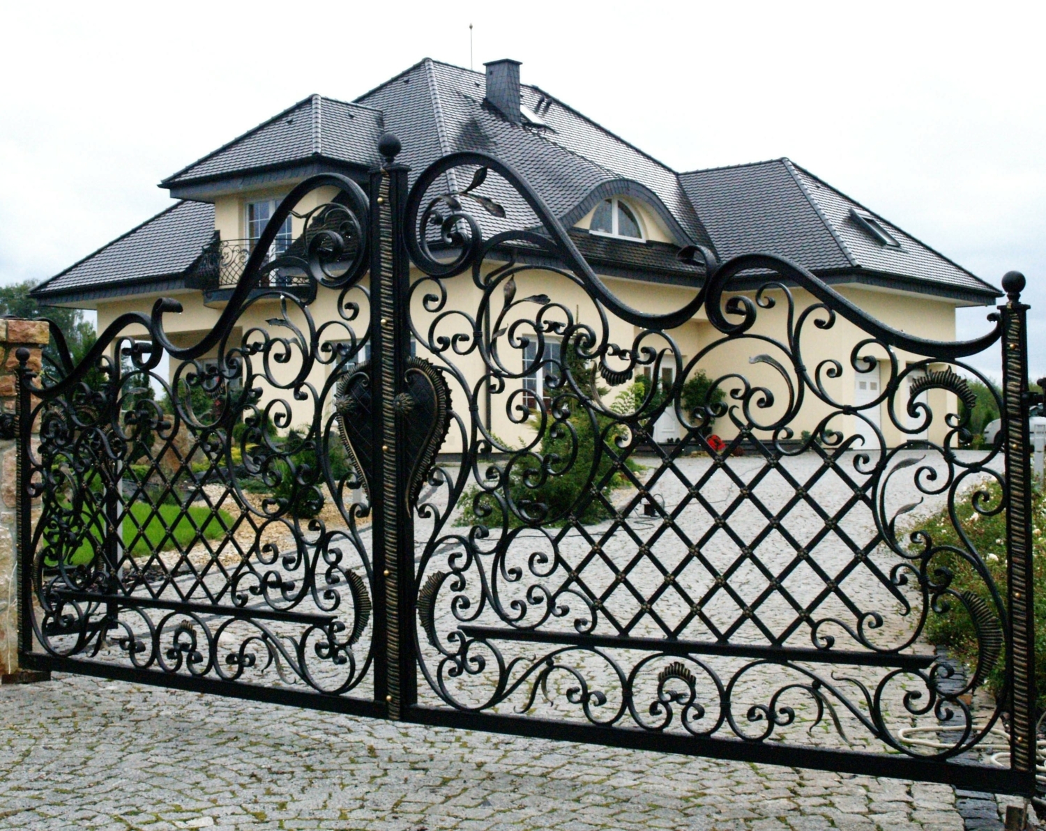 schmiedeeiserne Einfahrtstore - Tore - Hoftore - Ingolstadt - München ...